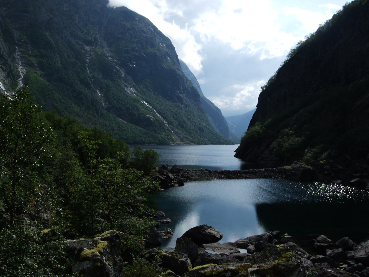 Lort-Phillips - Naturforsker, laksefisker og byggherre - DigitaltMuseum