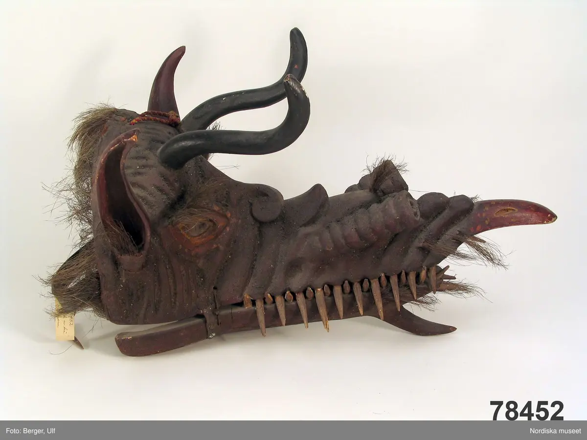 Mask - Nordiska museet / DigitaltMuseum