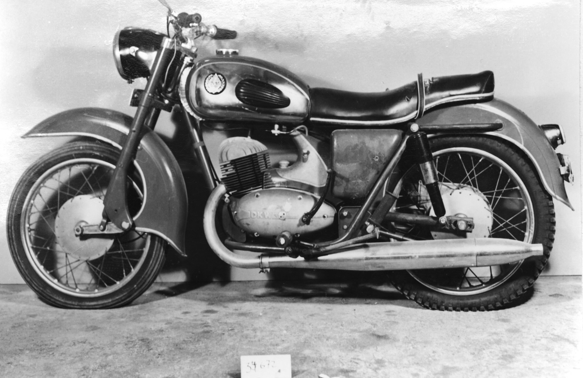 Motorcykel - Hallands kulturhistoriska museum / DigitaltMuseum