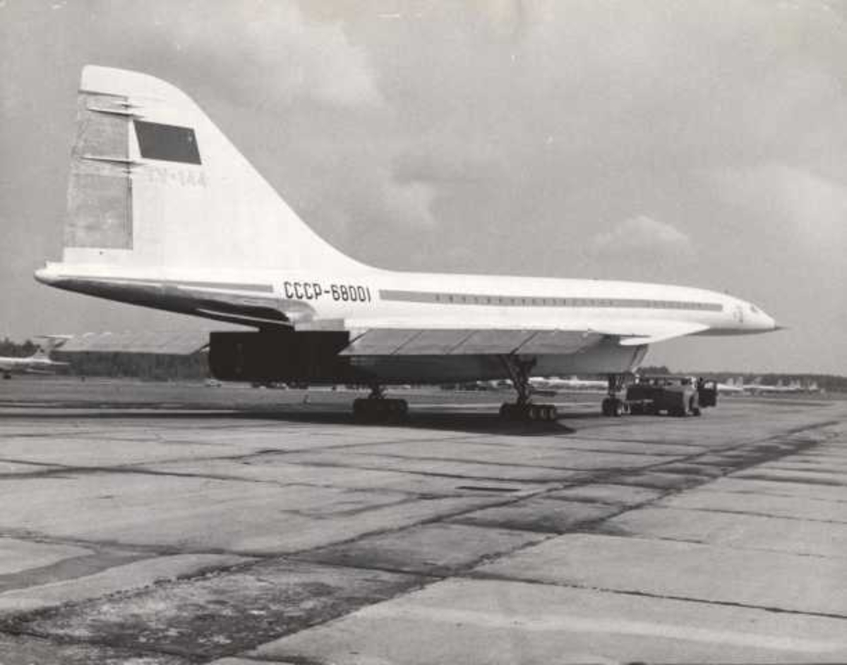Ett fly på bakken. Tupolev TU-144 CCCP-68001 - Norsk Luftfartsmuseum ...