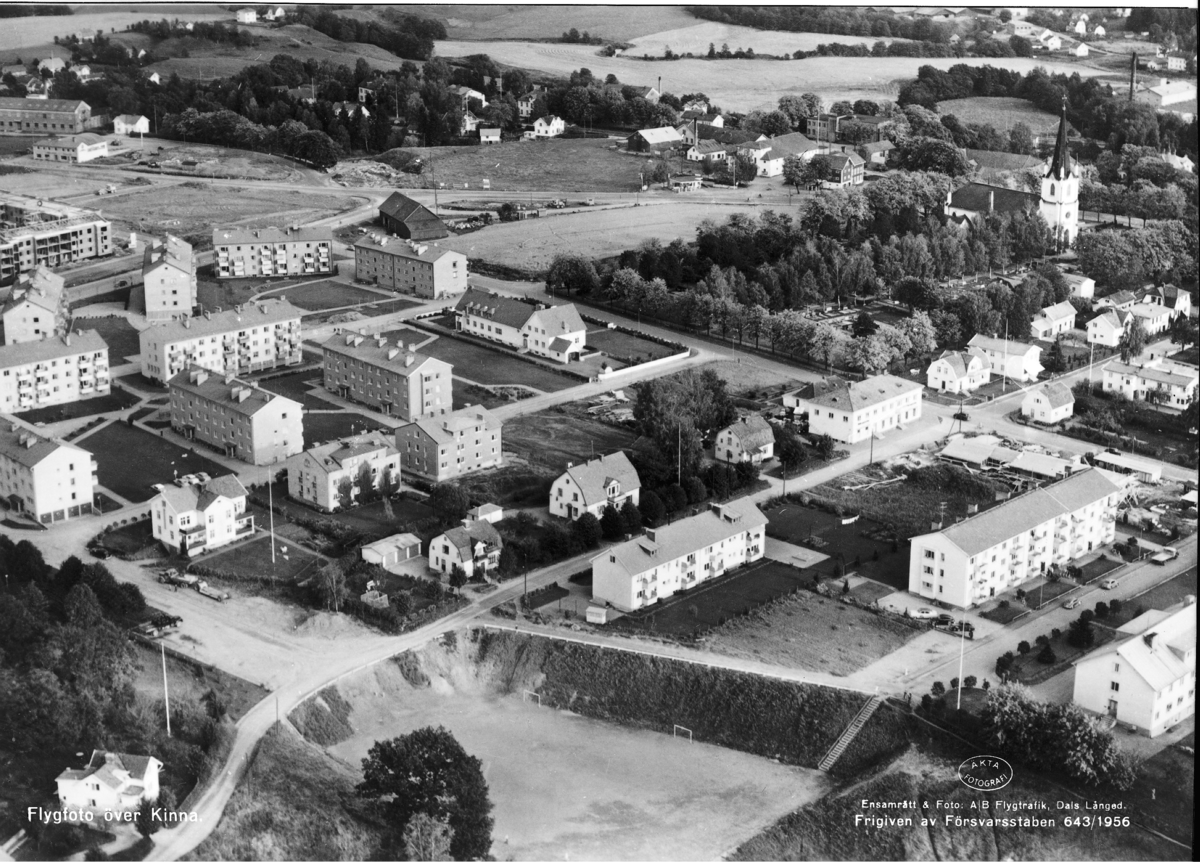 Text på bild"Flygfoto över Kinna" - Vänersborgs museum / DigitaltMuseum