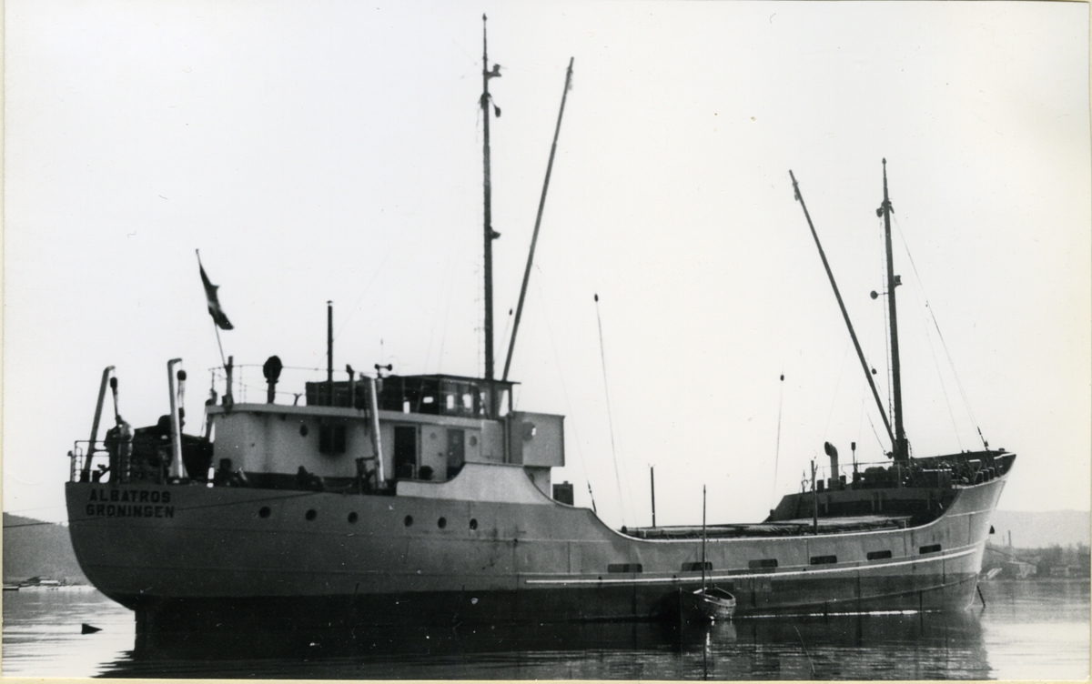 Ägare:/1951-58/: ett partrederi, Huvudredare: Eerke Rieske. Hemort ...