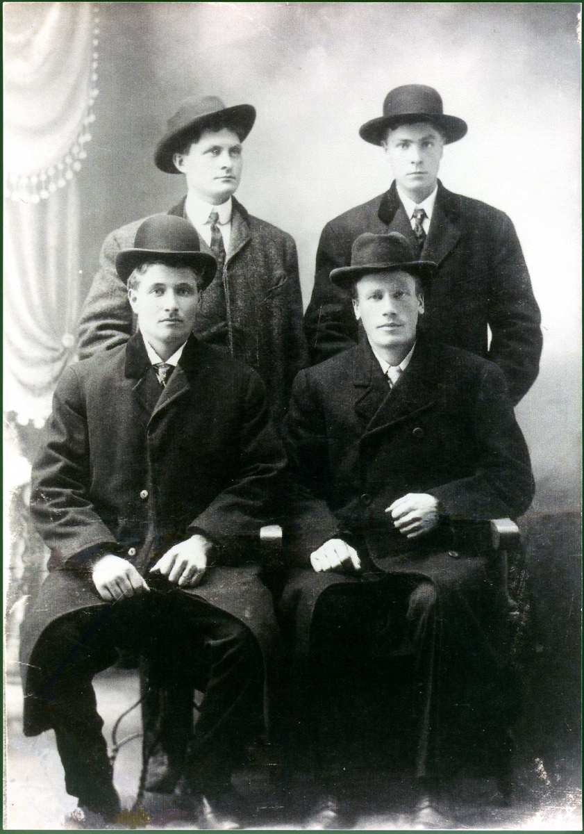 Nordahl Edvardsen, Magnus Eide, Ivar Dahl og Johan Meyer - Museum Nord ...