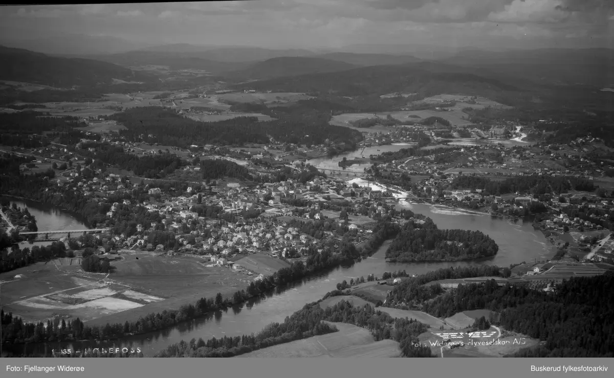 Flybilde over hele Hønefoss sentrum Hønefossen Petersøya Storelva 1948 ...