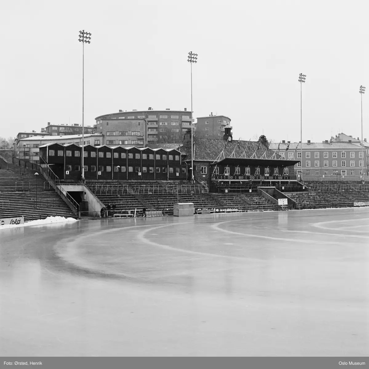 Bislett stadion under Verdensmesterskapet på skøyter i 1965. - Oslo ...