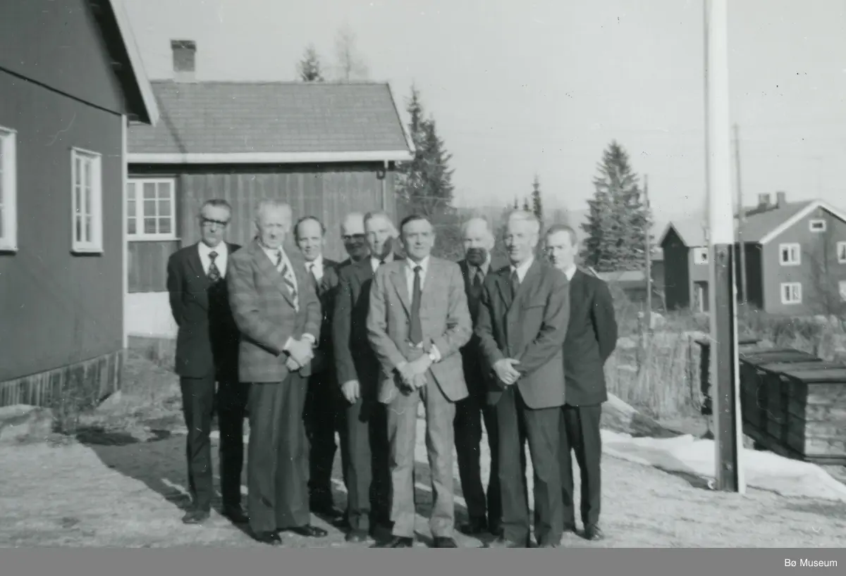 Bilde tatt 1975. F.v Halvard O. Dokka, Hans Stulen, Arvid Smith ...