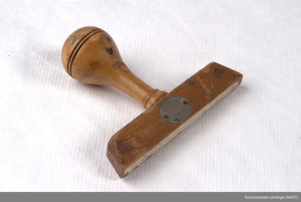 Stempel - Kulturhistoriske samlinger (MUST) / DigitaltMuseum