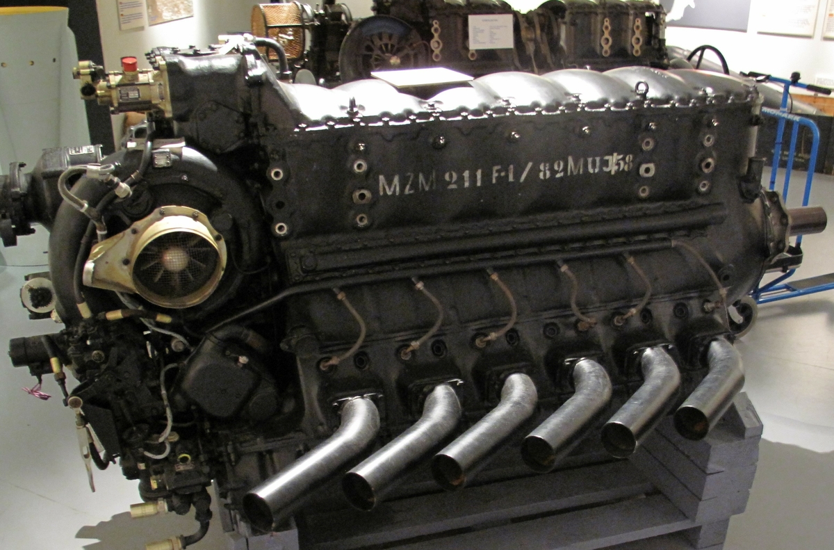 Flymotor - Forsvarets museer / DigitaltMuseum