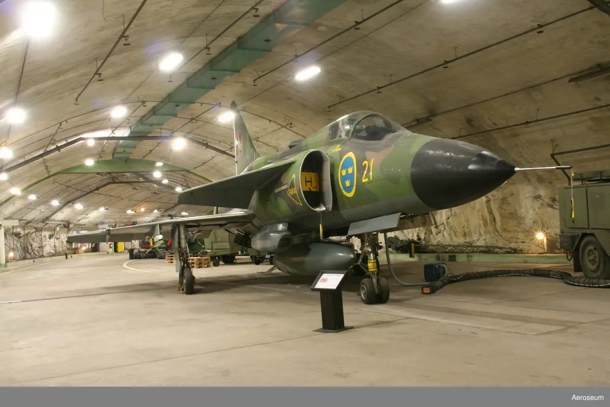 Flygplan AJ 37 VIGGEN - Aeroseum / DigitaltMuseum