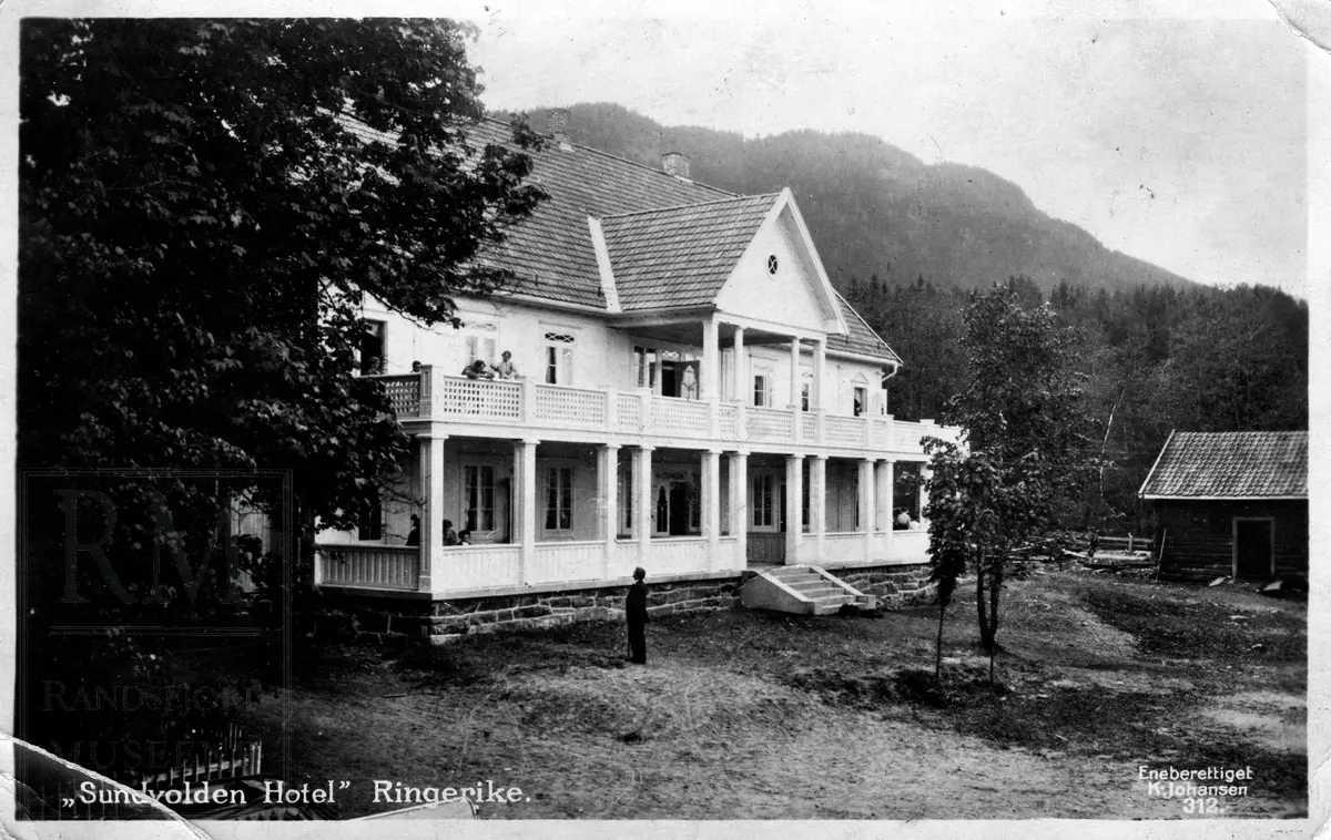 "Sundvolden Hotel" Ringerike. - Hadeland Folkemuseum / DigitaltMuseum