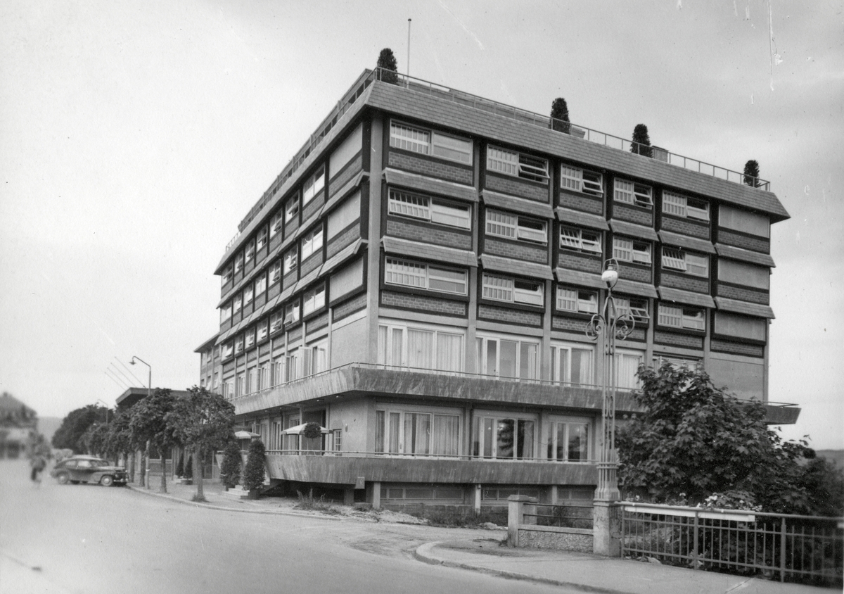 Strand hotell i Strandgata 1951 - Mjøsmuseet / DigitaltMuseum