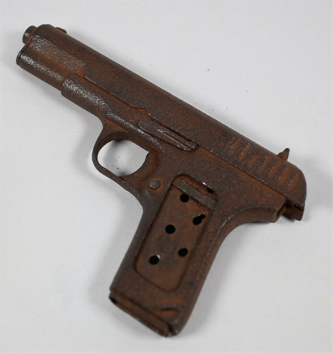 Pistol 7,62 mm Tokarev TT/33 - Forsvarets museer / DigitaltMuseum