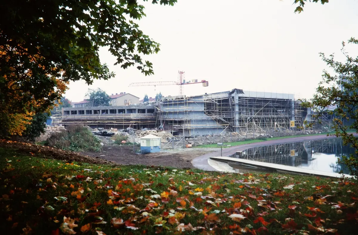 Bilder från staden Linköping. Bygget av Linköpings Simhall, 1965 ...