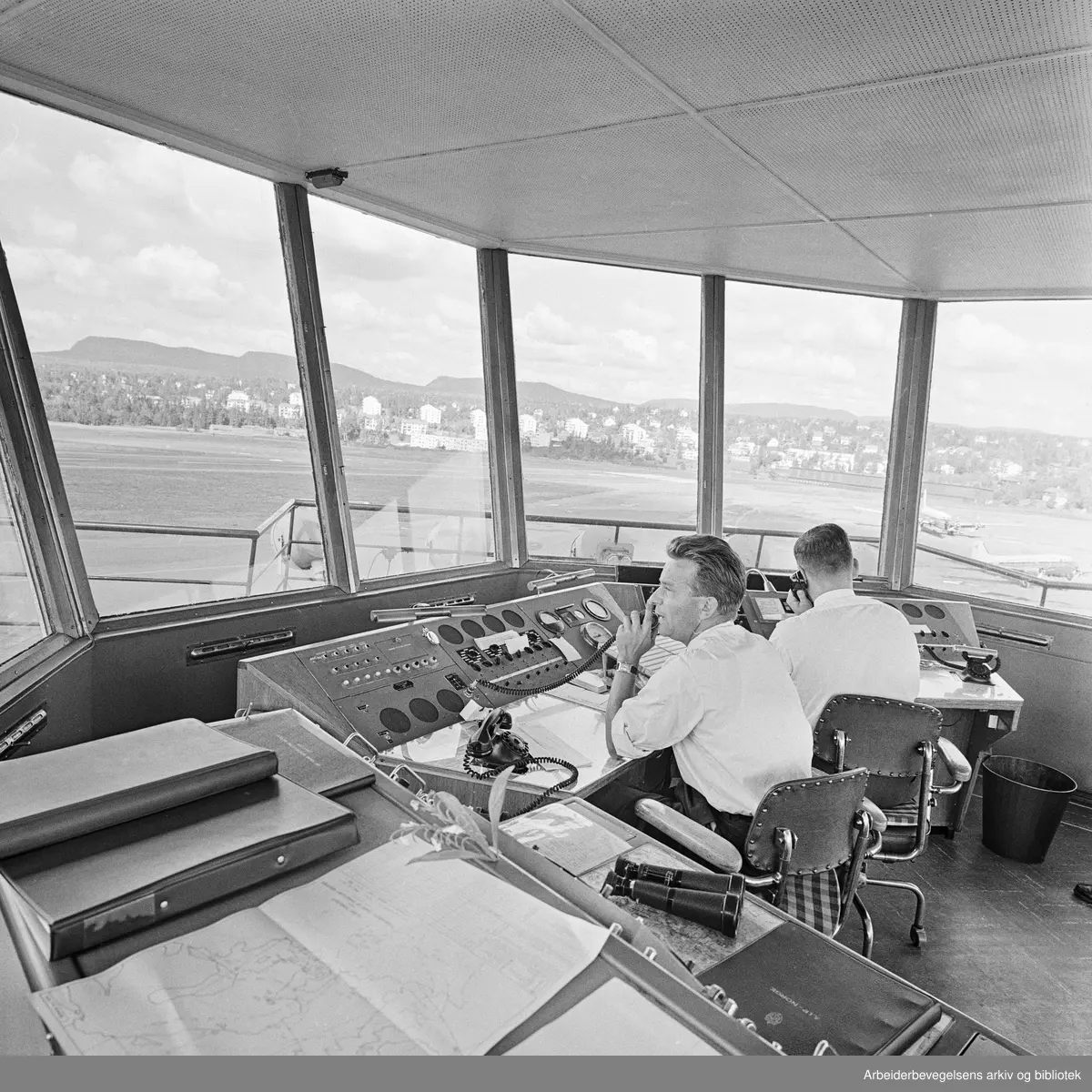 Oslo Lufthavn Fornebu. "Sikringstjenesten utføres i dag som for ti år ...