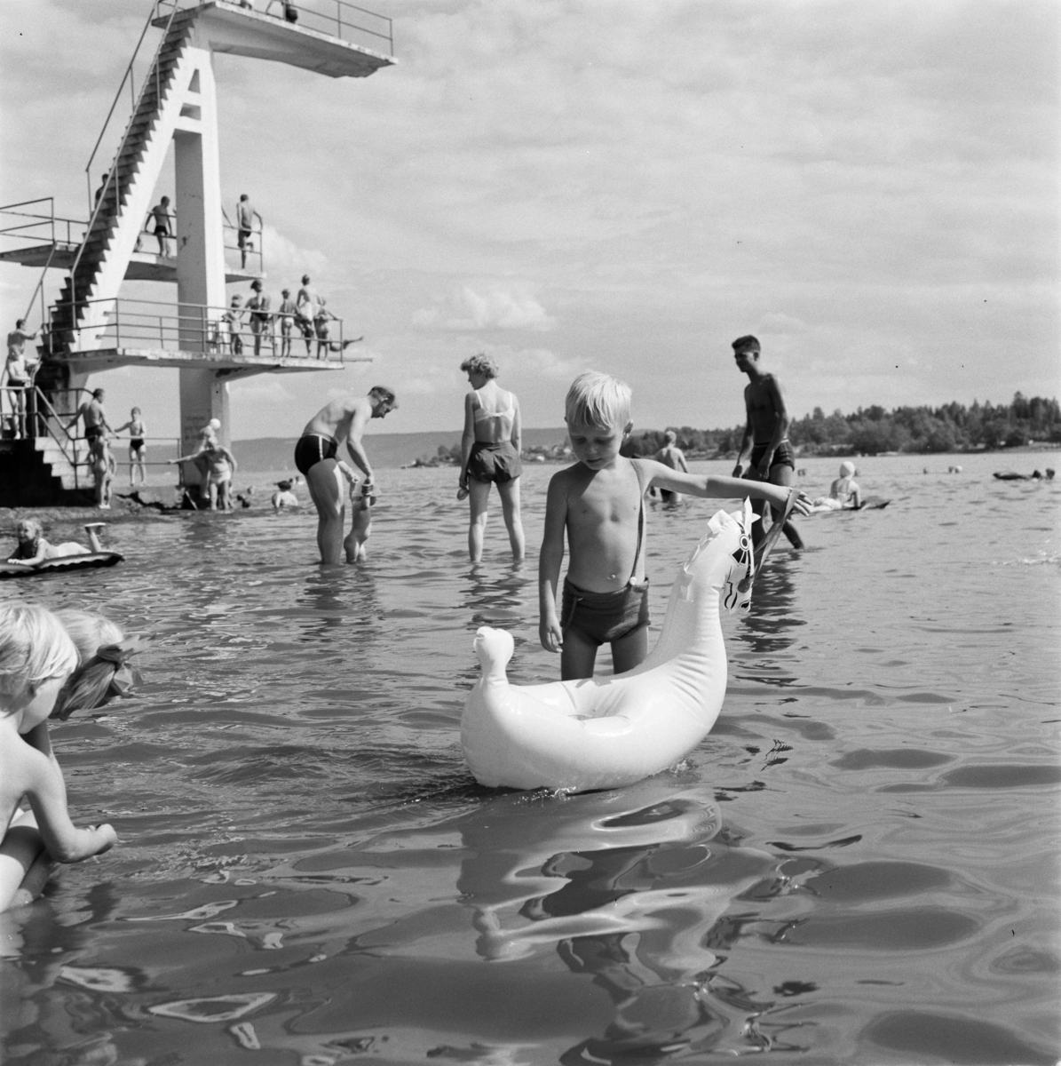 Hvalstrand, badeliv - DEXTRA Photo / DigitaltMuseum