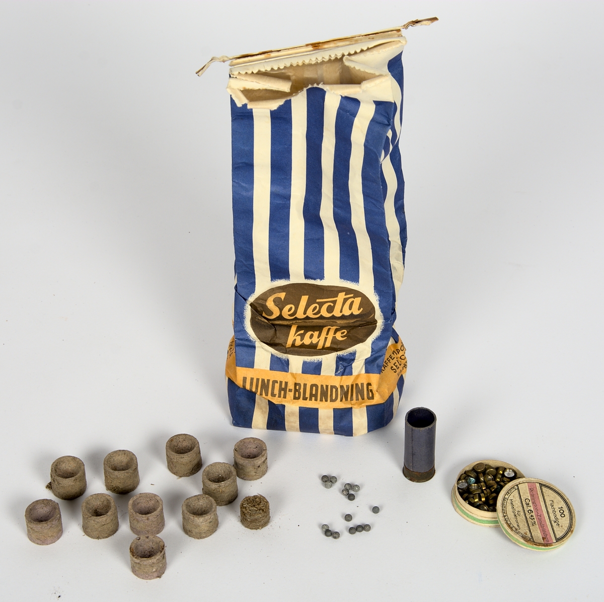 Handladdningsmaterial - Hallands kulturhistoriska museum / DigitaltMuseum