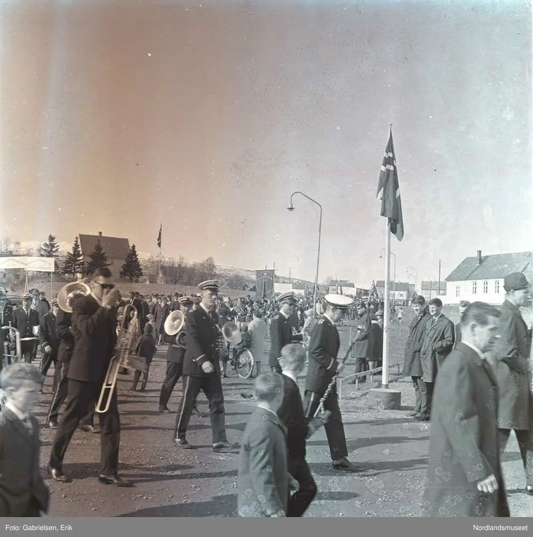 Nasjonaldag Mennesker Korps Instrumenter - Nordlandsmuseet / DigitaltMuseum
