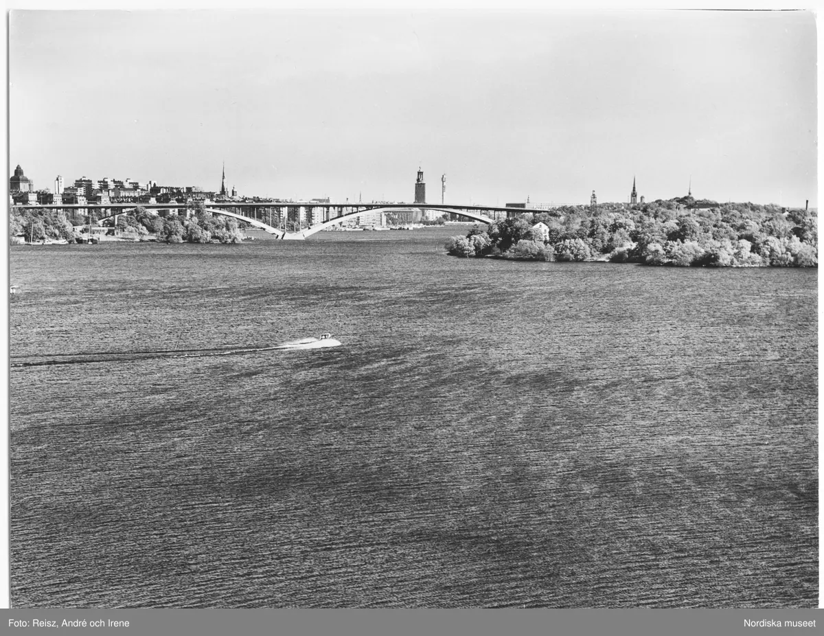 Stockholm. Essingeleden mellan Nortull och Midsommarkransen. Vy från ...