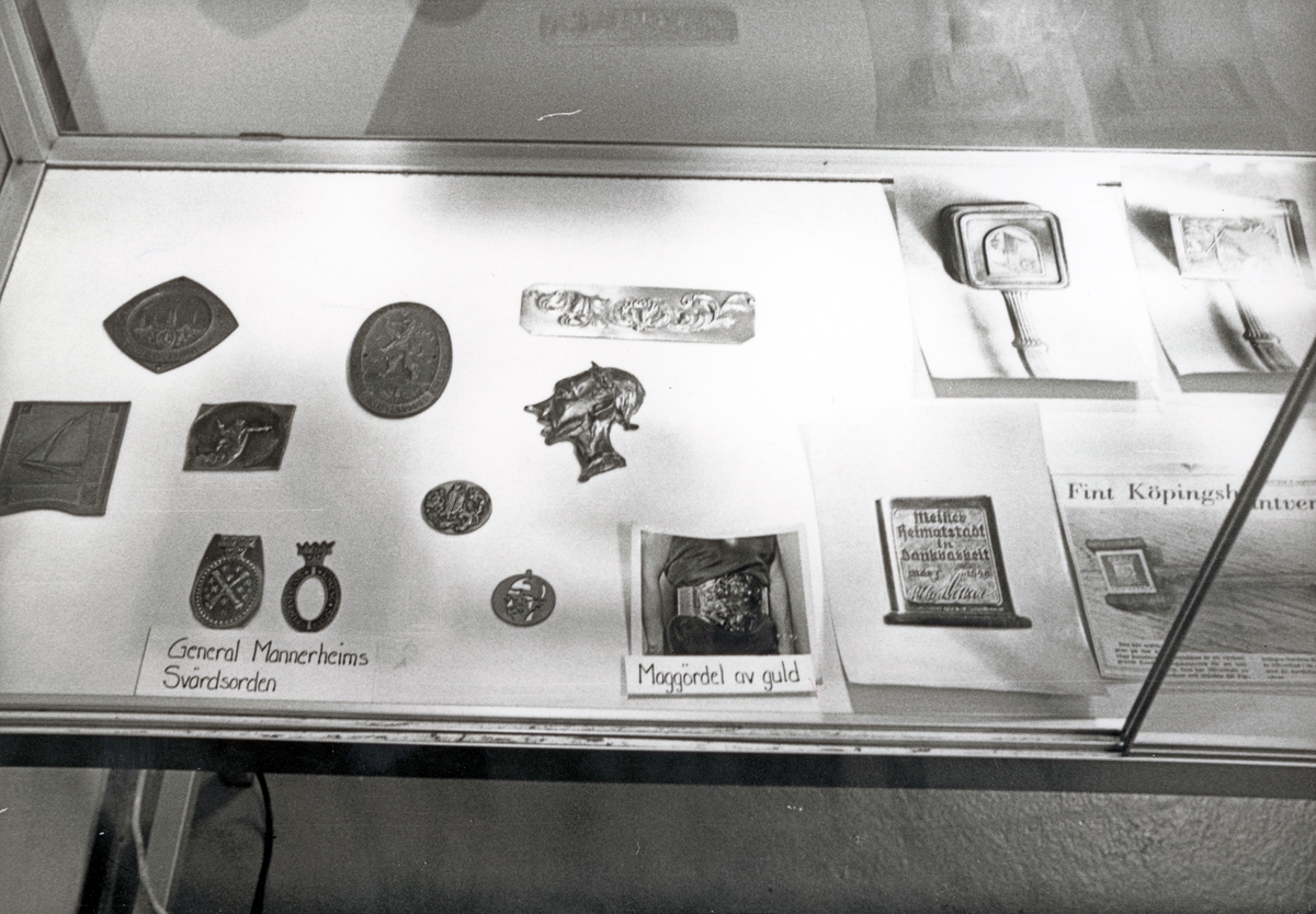 Knut Knudsen, gravör, år 1979. Fotograf Gunnel Bellviken. - Köpings ...