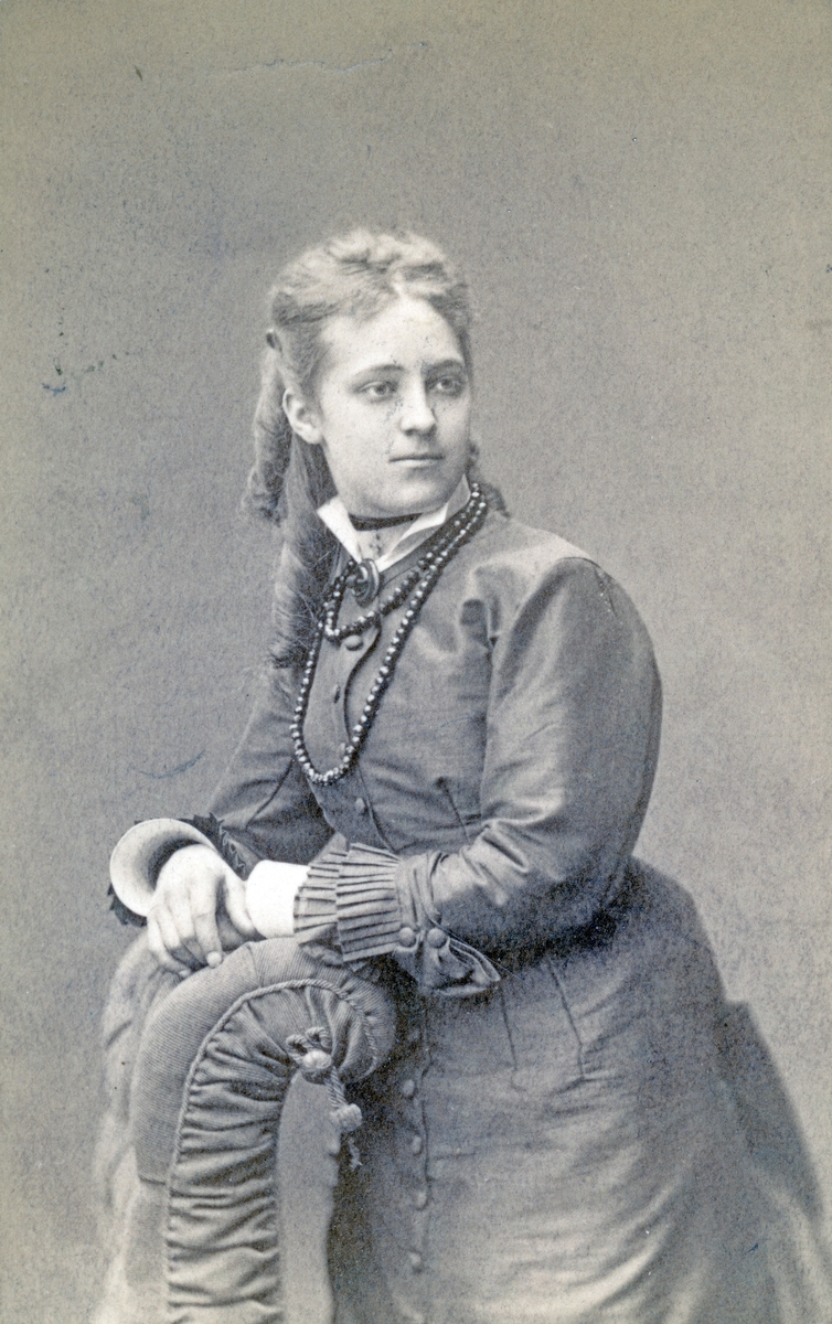 Anna Englund. Fotograf Maria Tesch. Givare H. Bergendahl. - Köpings ...