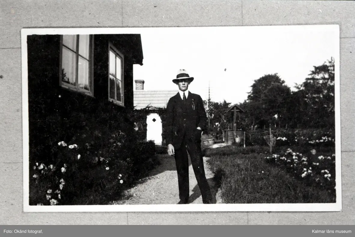 Bertil Carlsson född 1905, barn till Adolf och Ingeborg, vid ...