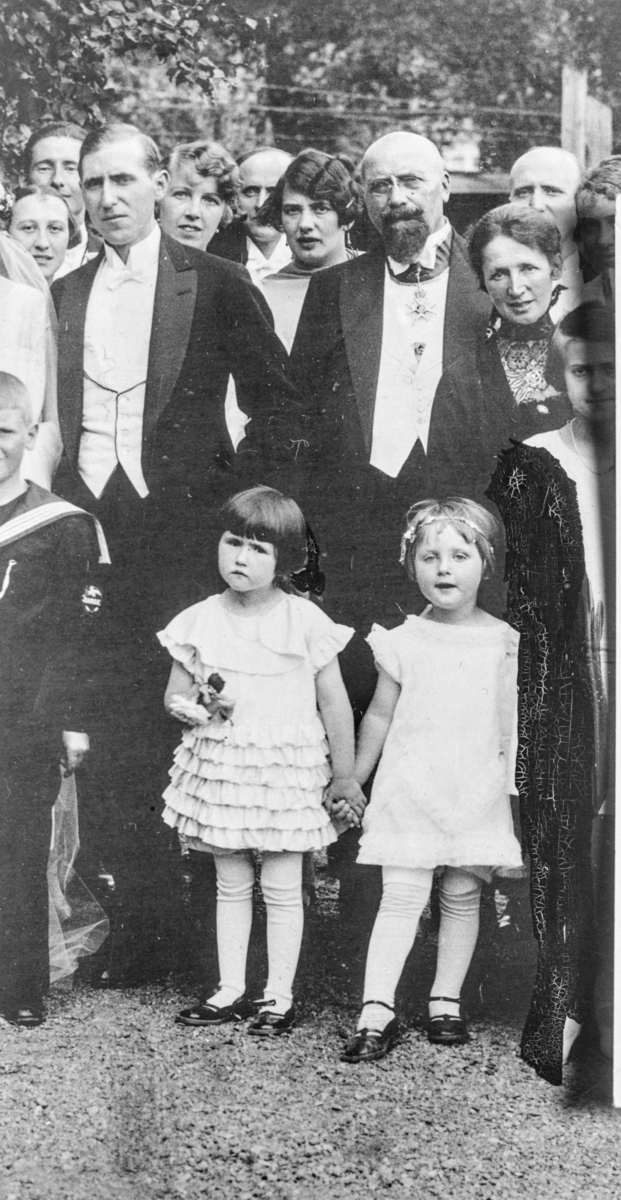 Utsnitt av bilde fra bryllupet til Anna Stene og Anders Uchermann ...