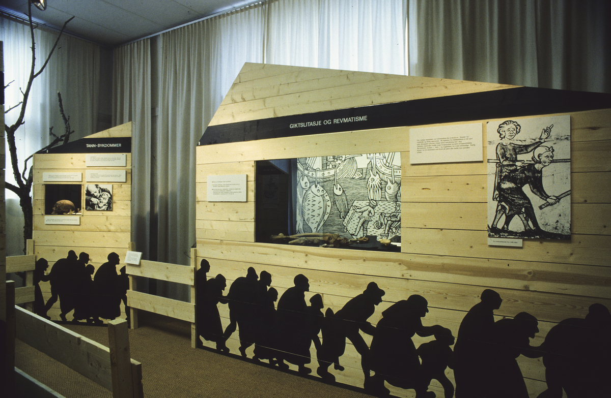 Utstillingen "Sott og sår. Sykdom og skade i middelalderen" i ...