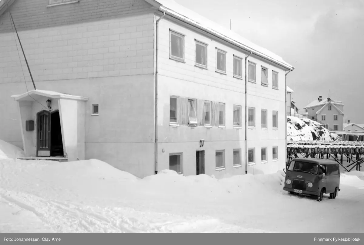 Muligens et foto fra Lofoten, Kabelvåg (usikker identifisering) Foto av ...