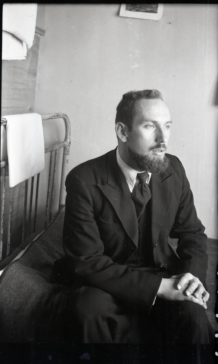 Bilde etter Abram I Gilbo, som var i Pyramiden i 1946-1948(oppbygging ...