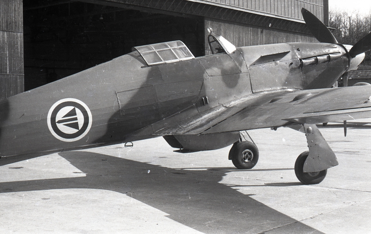 Luftforsvarets Hawker Hurricane. Flyet ble i 1947 donert av RAF for å ...