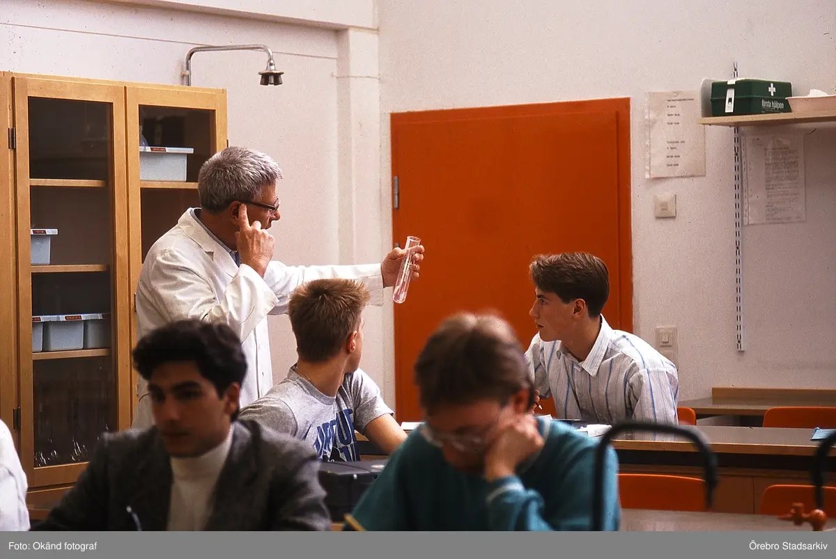 Klassrum på Risbergska skolan, 1989 - Örebro Stadsarkiv / DigitaltMuseum
