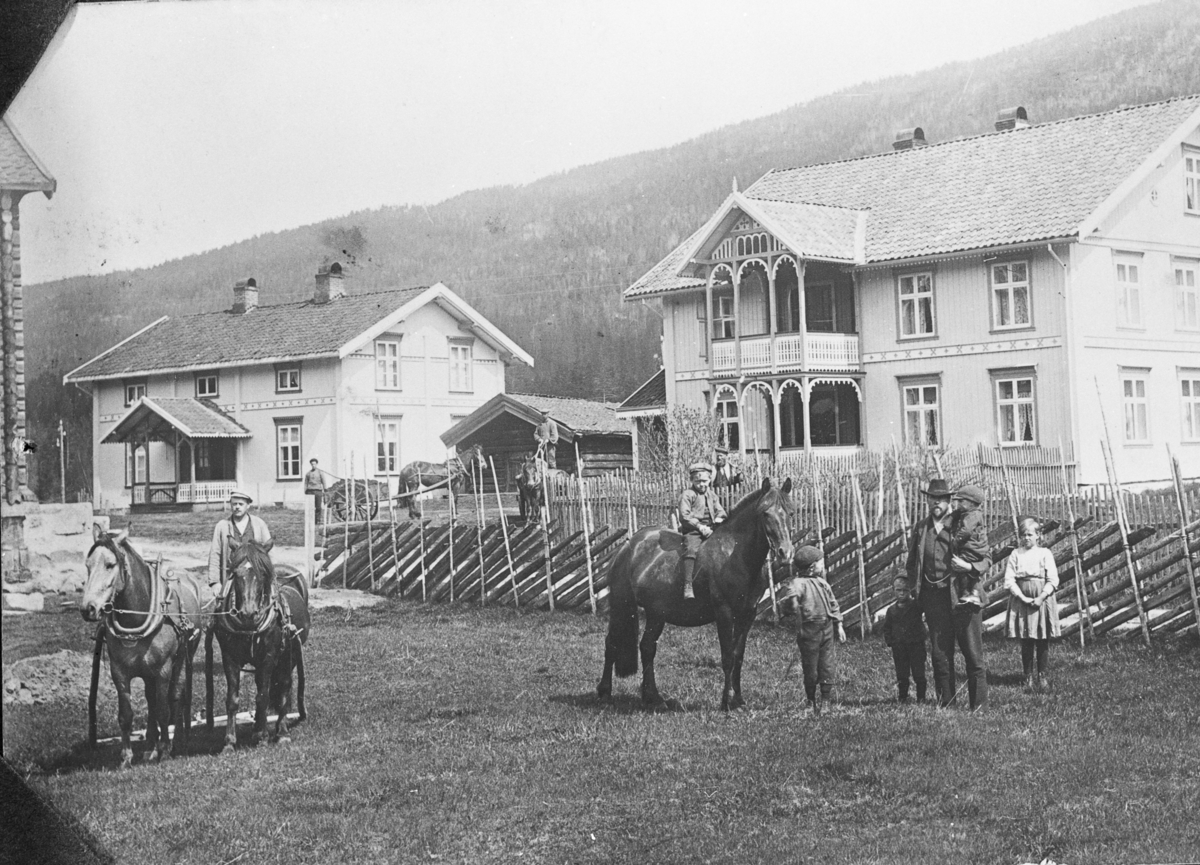 Gårdstunet på Nedre Kopseng i Eggedal, hvor det var skysstasjon, ca ...