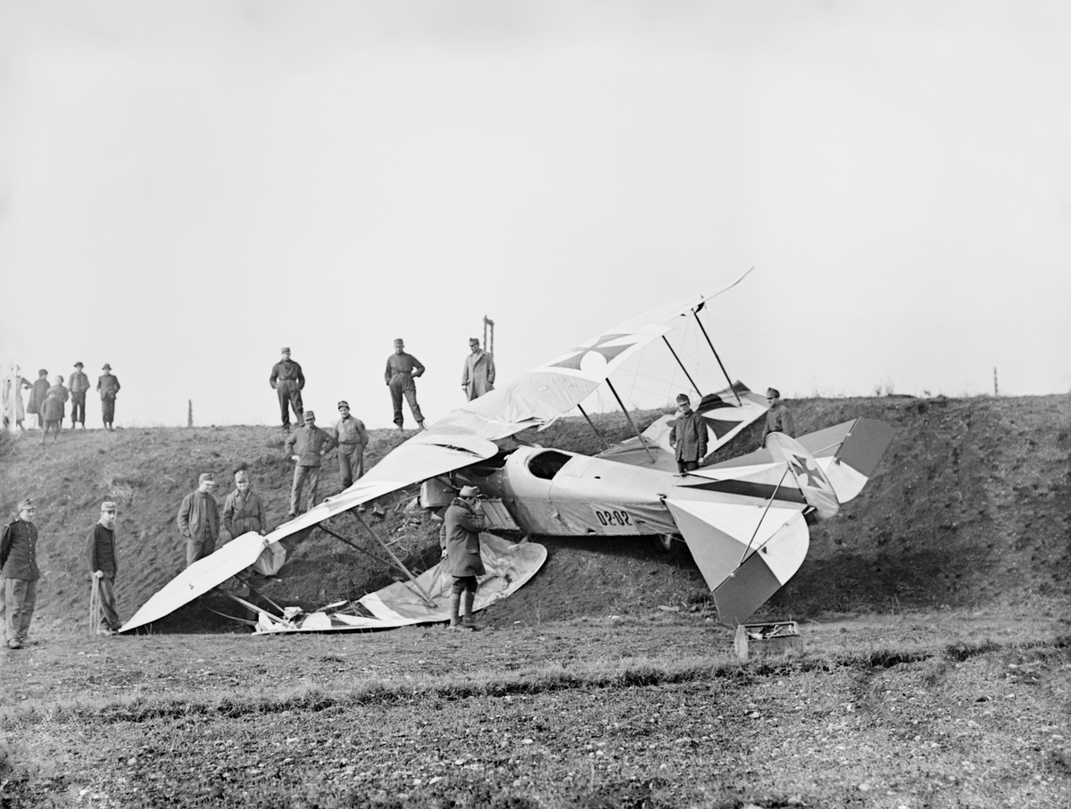 Militärt flygplan Rumpler B.I märkt 02.02 tillhörande Österrike-Ungern ...
