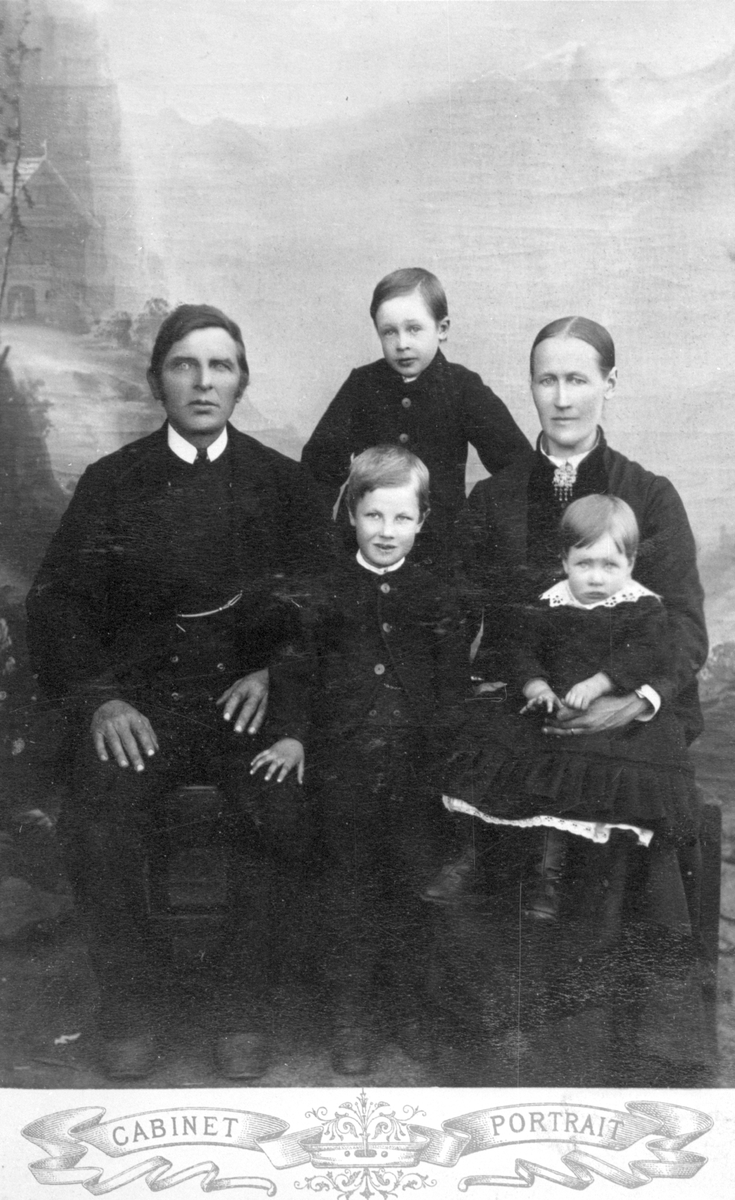 Familien på Færden. - Valdres Folkemuseum / DigitaltMuseum