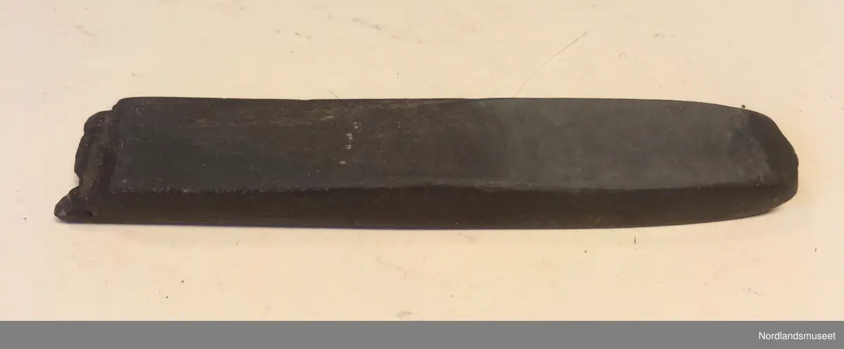 Slipestein - Nordlandsmuseet / DigitaltMuseum