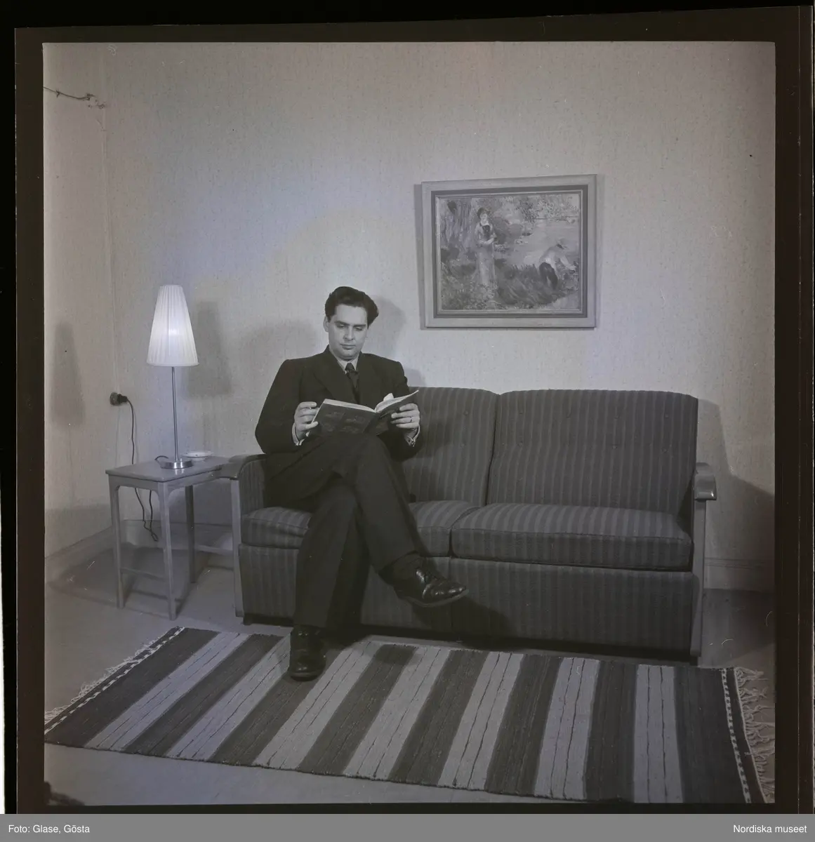 Möbel-reportage för Vecko-Nytt 1947. - Nordiska museet / DigitaltMuseum