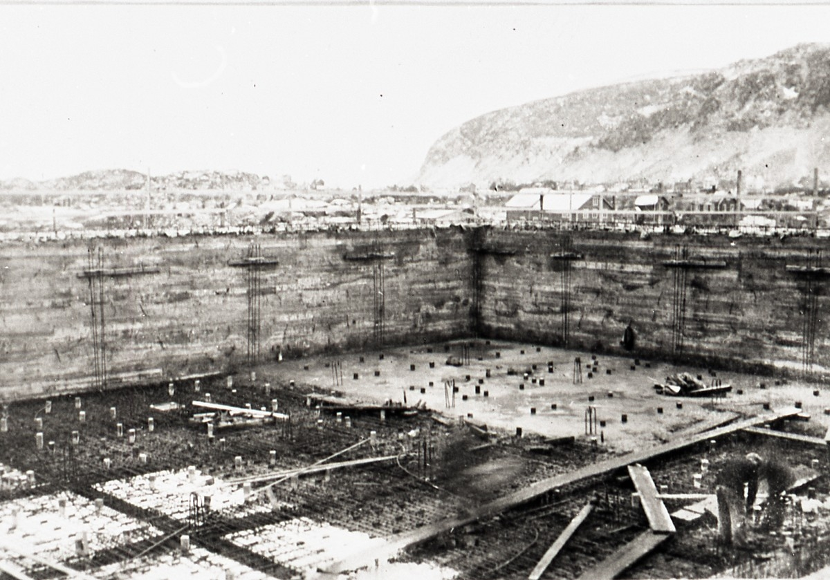 Filetfabrikken på Melbu under bygging. Støping av andre etasje gulv ...