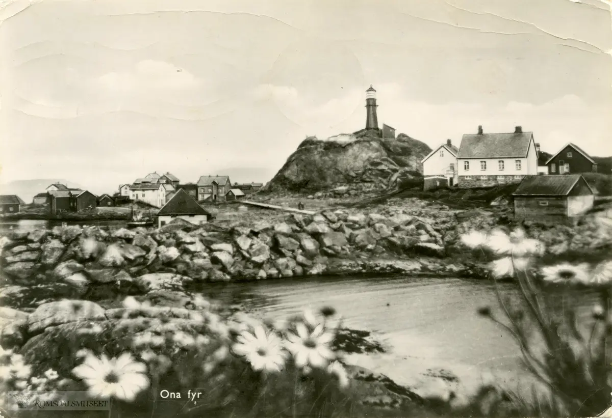 Ona fyr. - Romsdalsmuseet / DigitaltMuseum