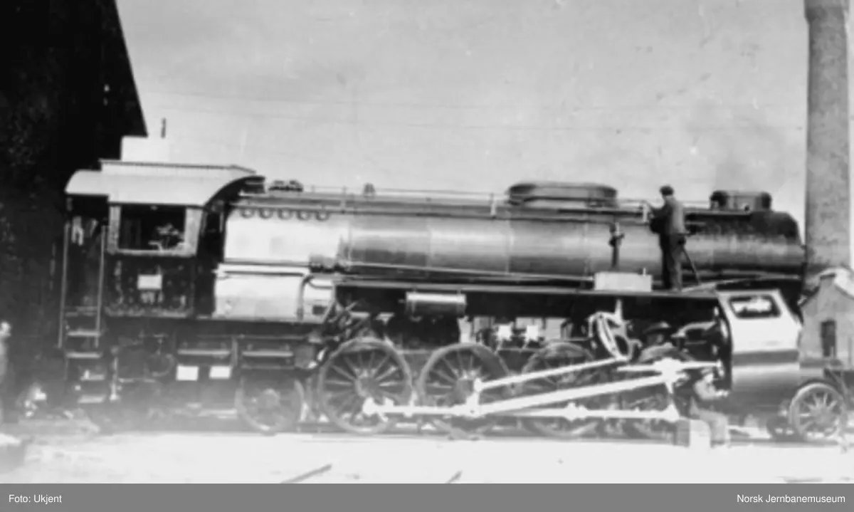 Damplokomotiv type 49a "Dovregubben" under bygging; prøveoppfyring ...