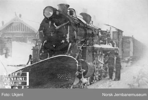 NSB damplokomotiv type 26c på Finse stasjon - Norsk Jernbanemuseum ...