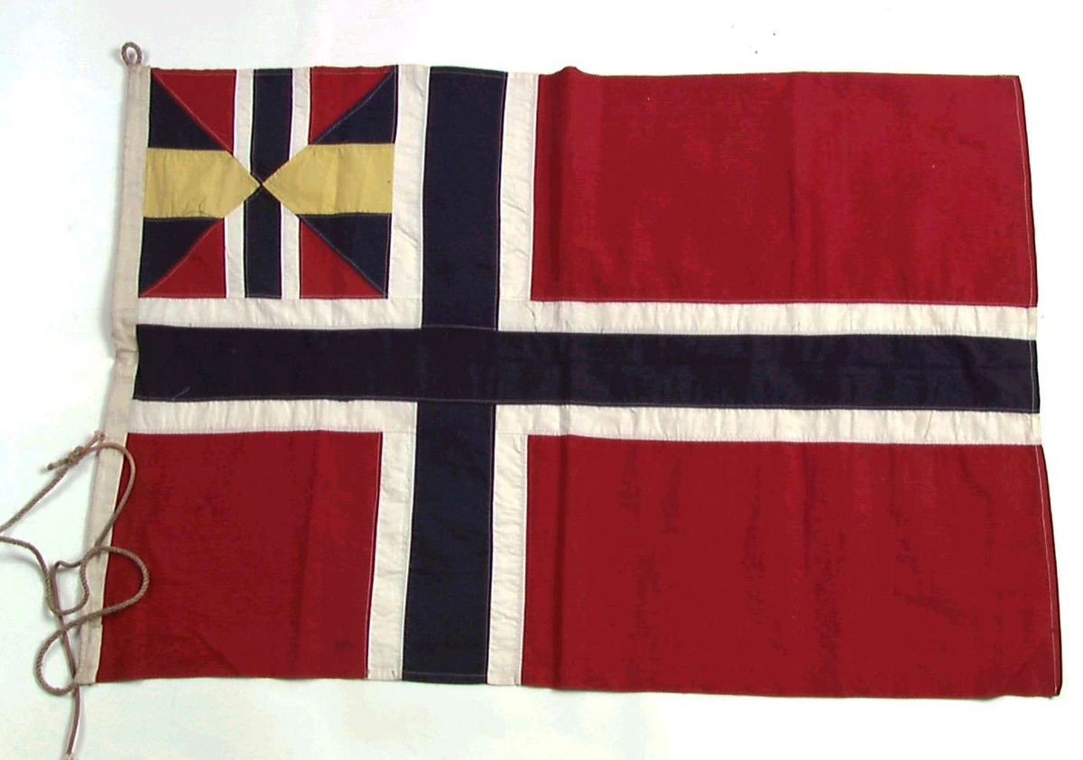Flagg - Norsk Folkemuseum / DigitaltMuseum
