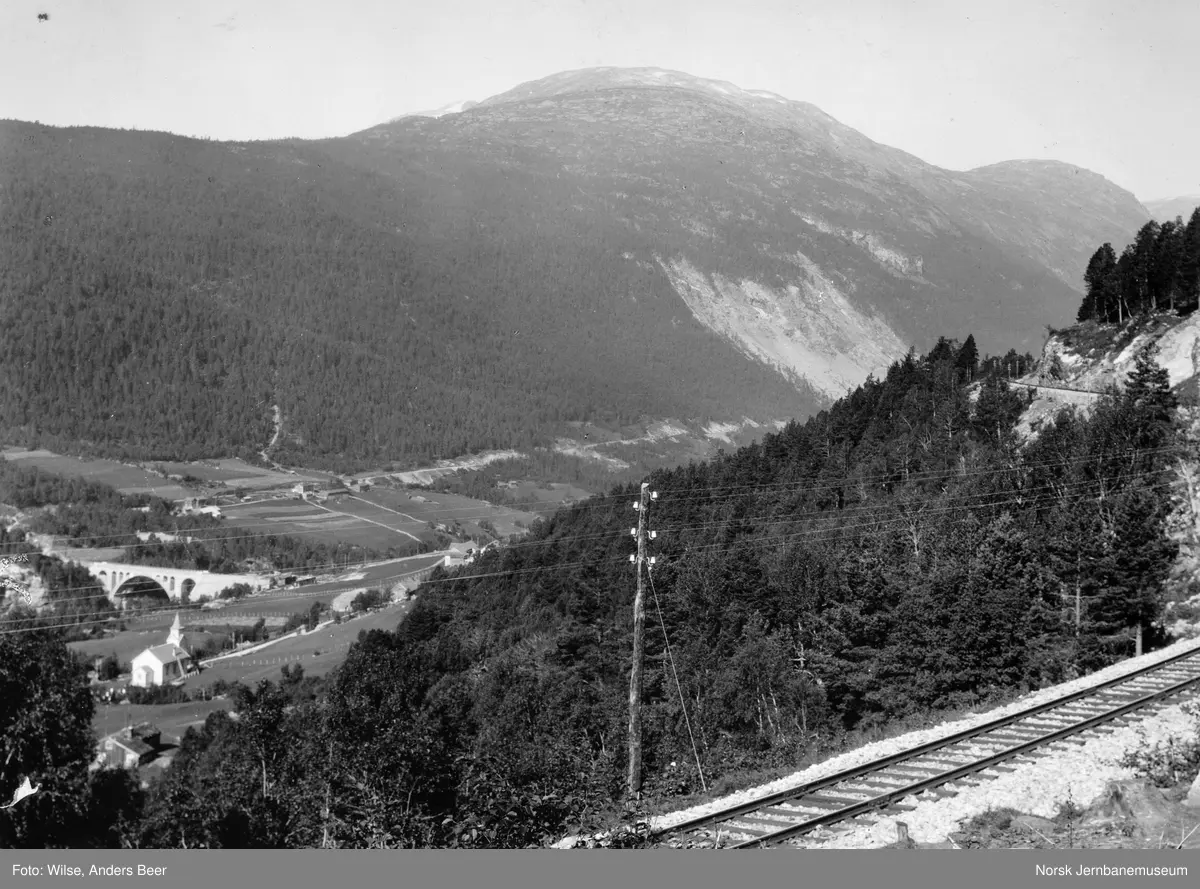 Utsikt fra Raumabanen ved Verma mot Kylling bru - Norsk Jernbanemuseum ...
