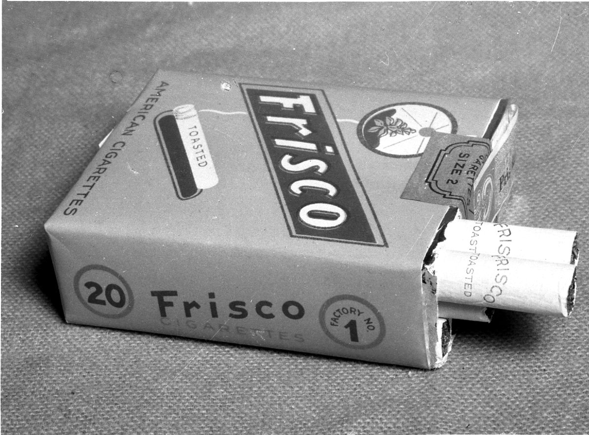 Reklamefoto. Frisco sigaretter. - Norsk Folkemuseum / DigitaltMuseum