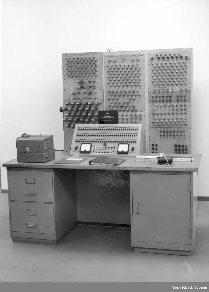 Datamaskin - Norsk Teknisk Museum / DigitaltMuseum