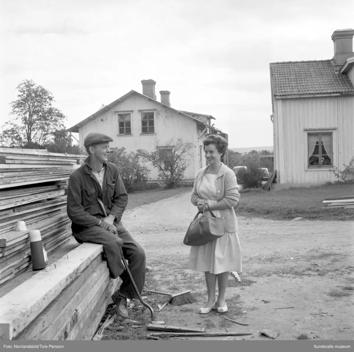 Markplanering för nybygge invid gamla Bruksgården i Sund. De gamla ...