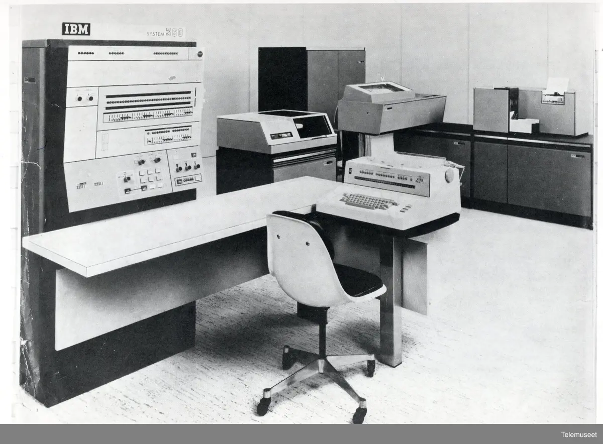 22.0 IBM Modell 360 / 370 - Norsk Teknisk Museum / DigitaltMuseum