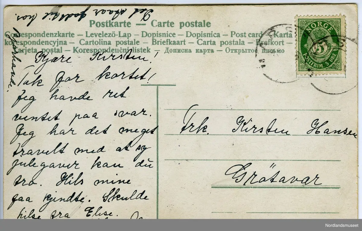 Postkort med bilde av mann og kvinne i bryllupsklær. Kvinnen har hvit ...