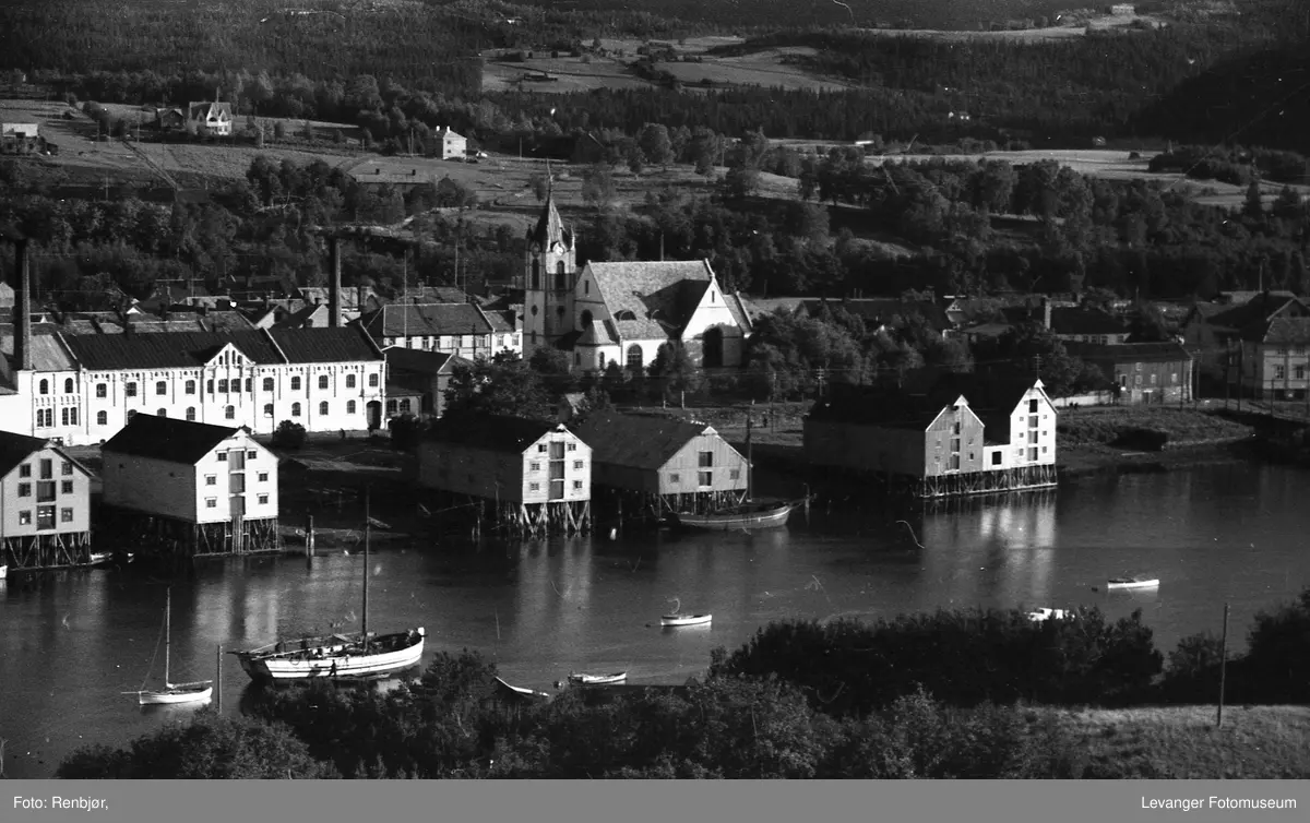 Levanger sentrum og litt fra Nesset. Med utsikt fra Staupshaugen ...