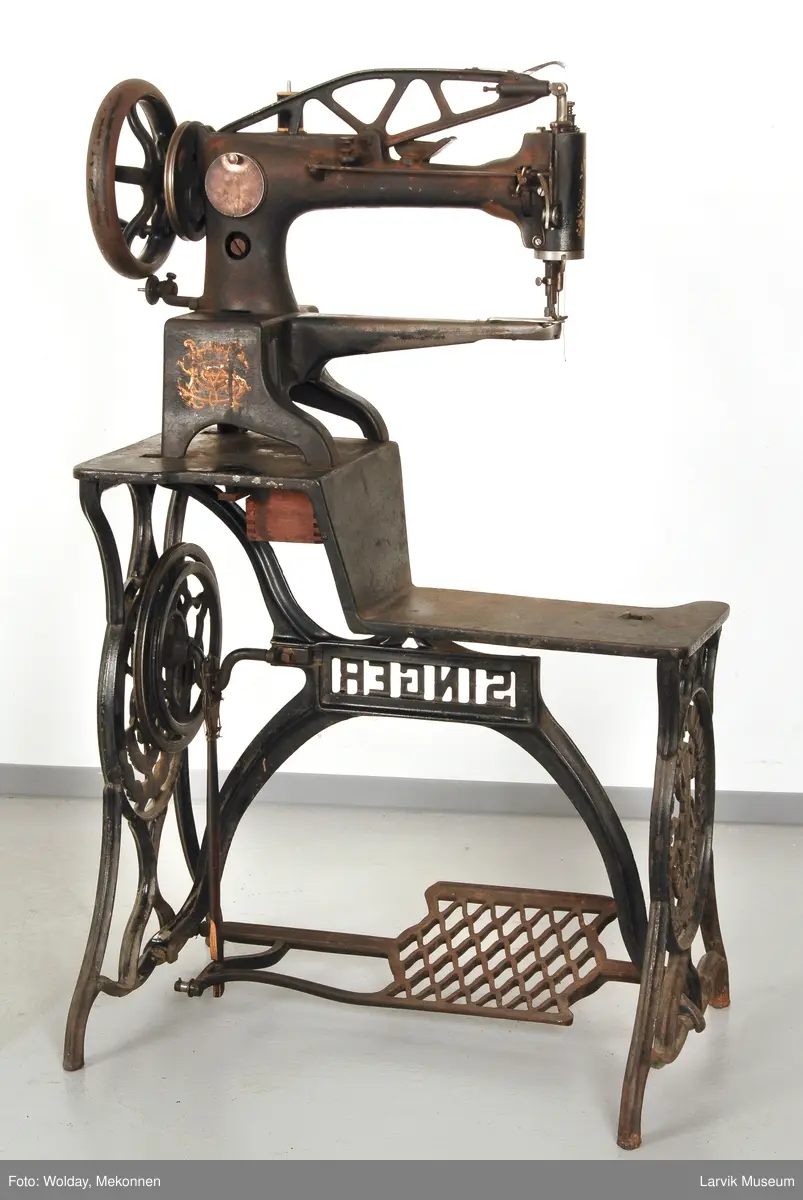 Symaskin - Larvik Museum / DigitaltMuseum