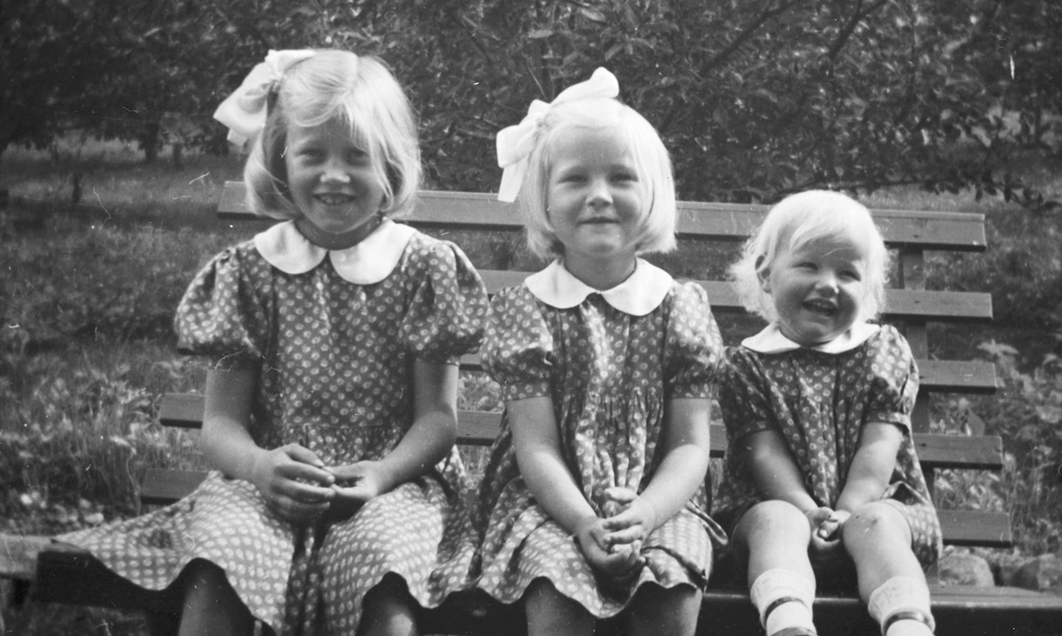 Vengshol vestre, 193-1, f.v. Reidun Bakke, g. Helseth, Turid Bakke, g ...